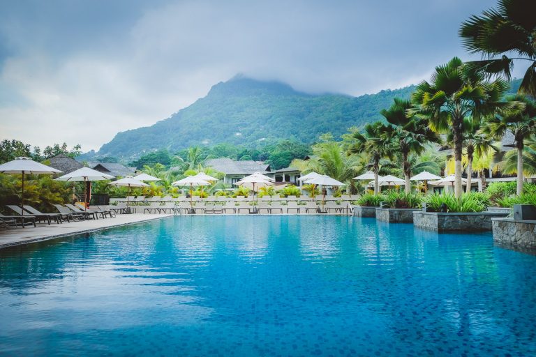 The H Resort & Sesel Spa, Mahé, Seychellen – Tropen-Chic am Beau Vallon ...